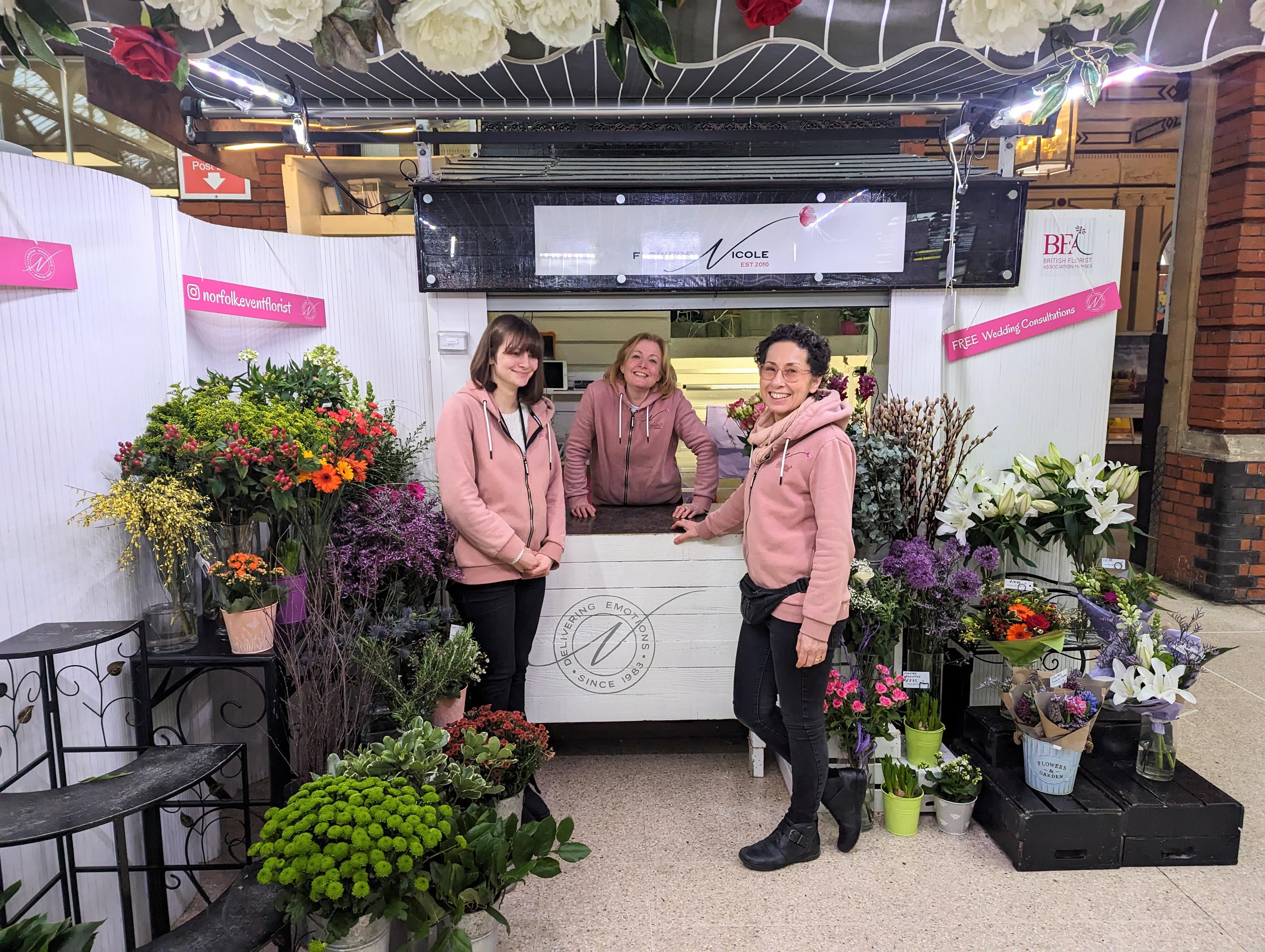 Flowers Nicole - Norwich, Order Online or 01603 761761